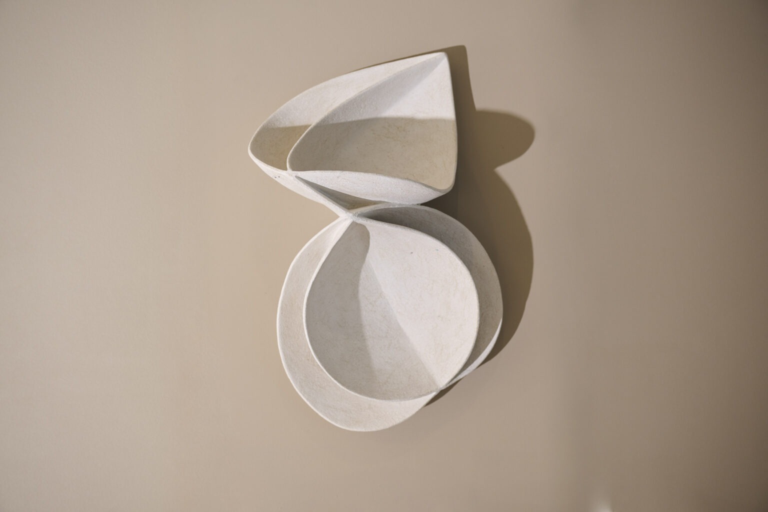 Concha #1, sculpture murale | Galerie Carole Decombe